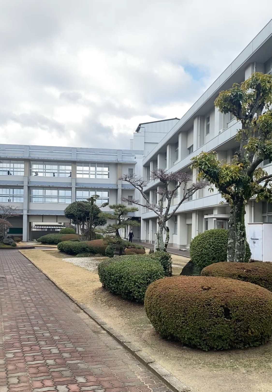 卒業式 | RON DESIGN｜ラグジュアリーインテリア・建築デザイン・高級マンションリノベ｜東京